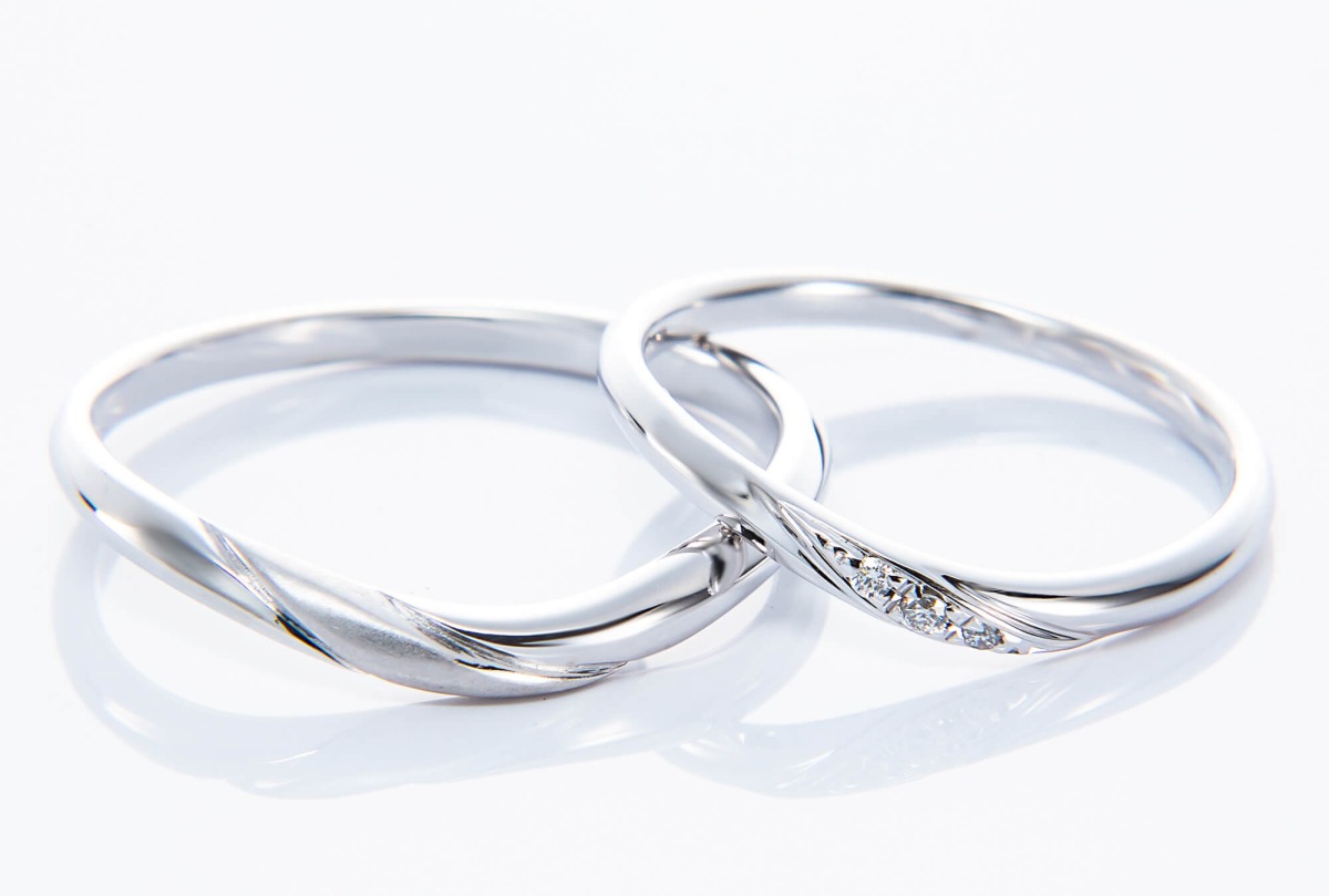 MS Artisan Ring（左）￥116,600 (税込) （右）￥100,100 (税込) – ブライダルリング専門店Ms' エムズ ...